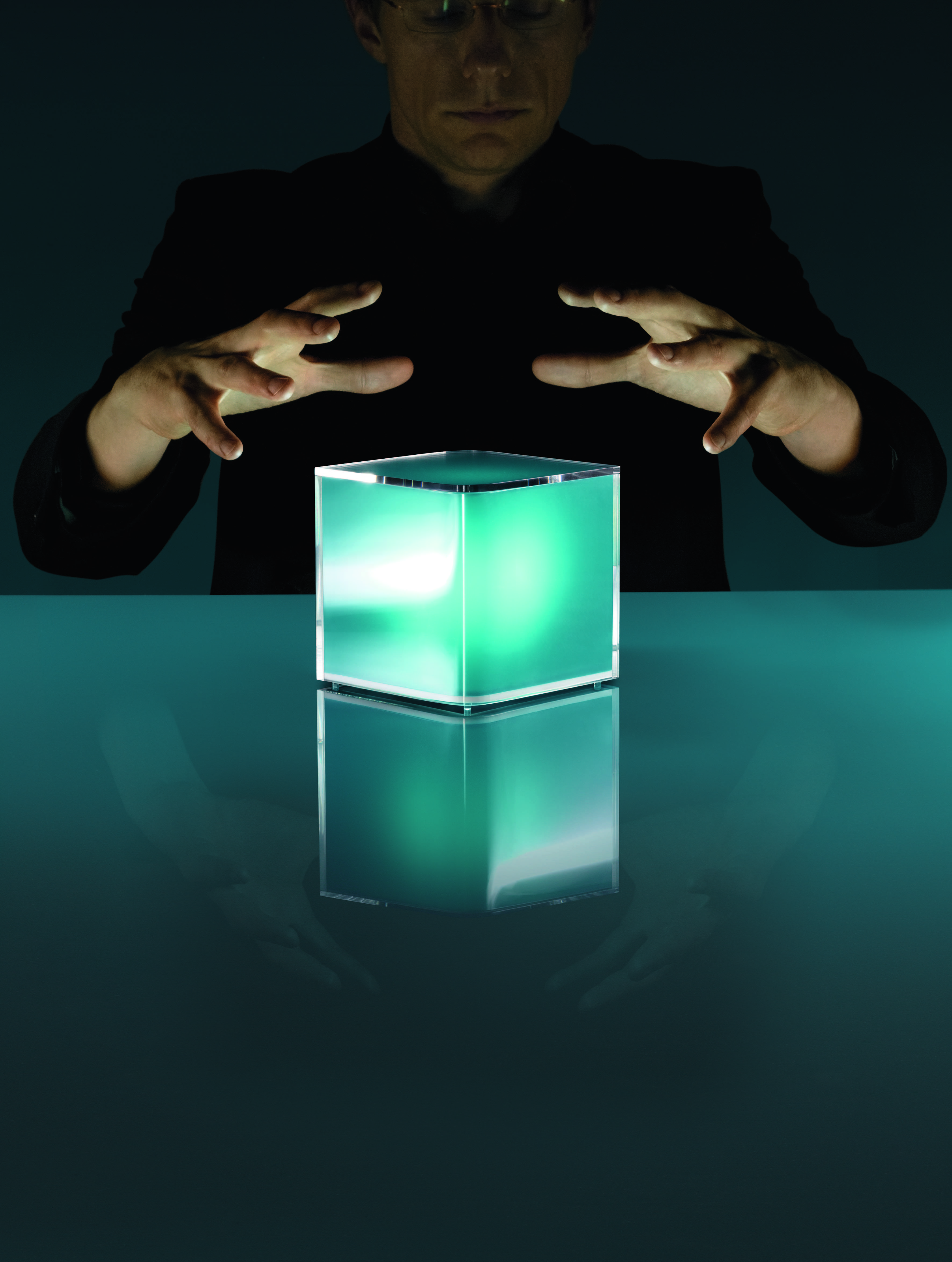 essibox-cube-1 - Essilor Instruments