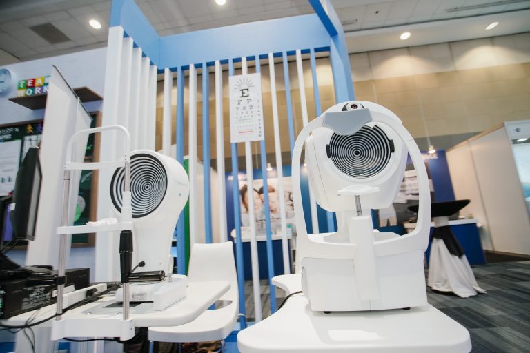 Essilor Instruments : Solutions and Technologies for opticians ...